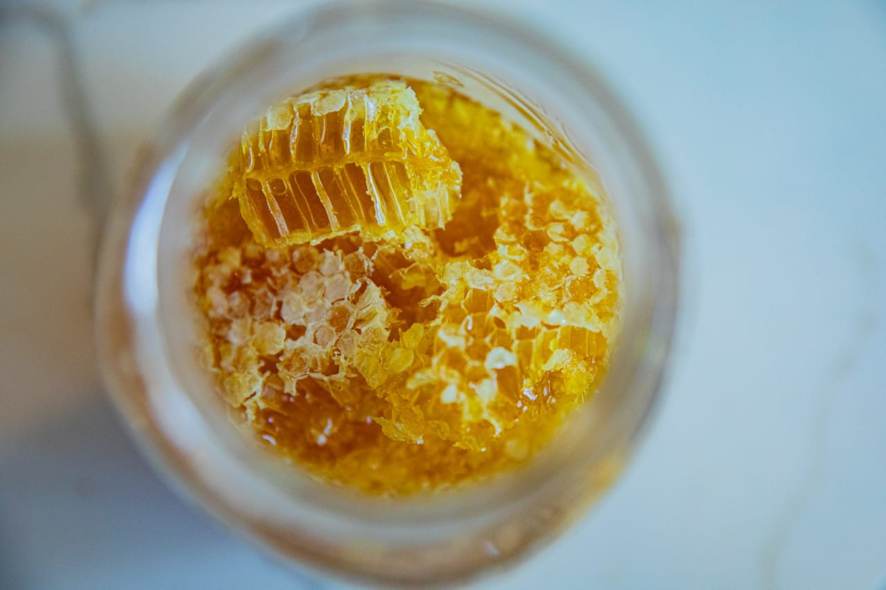 Bantu Perkuat Kulit, Ini Dia Manfaat Propolis untuk Kecantikan