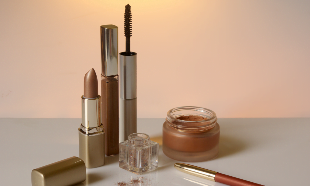 Produk Kosmetik yang Paling Populer di Indonesia Tahun 2021! Apa Saja?
